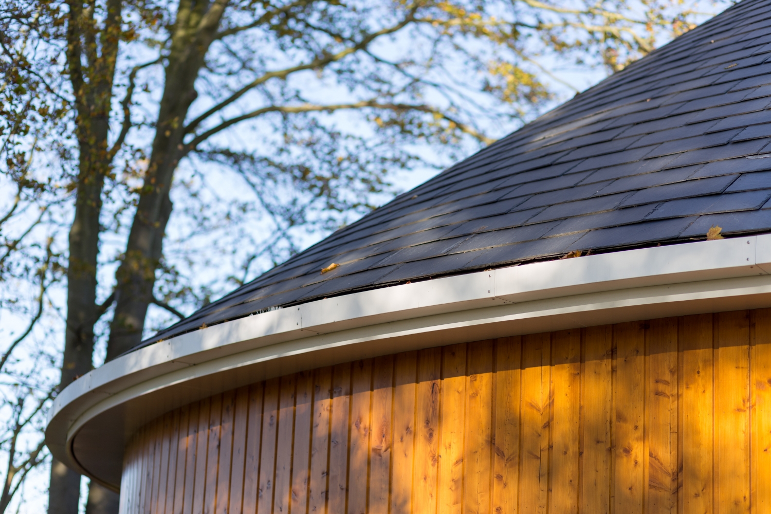 Bespoke curved guttering on ‘roundhouse’ - Guttercrest